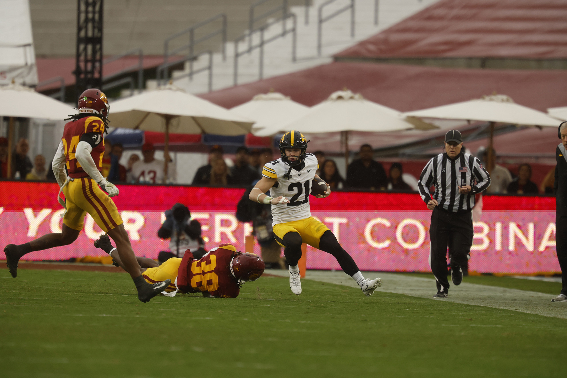 No. 21 Iowa Falls to No. 17 USC, 26-21 - Iowa Hawkeyes Athletics ...