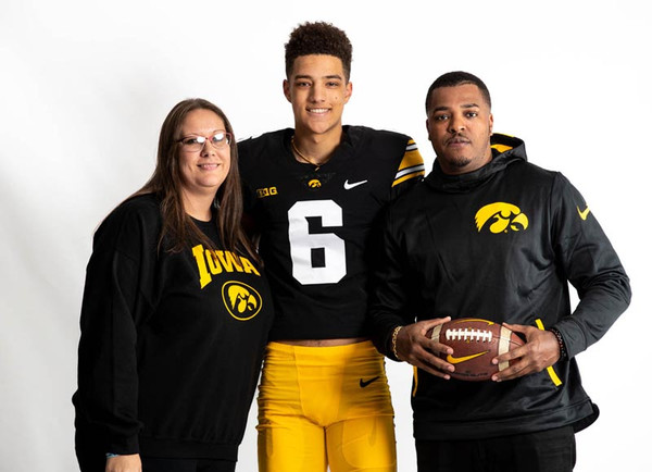 Swarm23 – Dayton Howard – University of Iowa Athletics