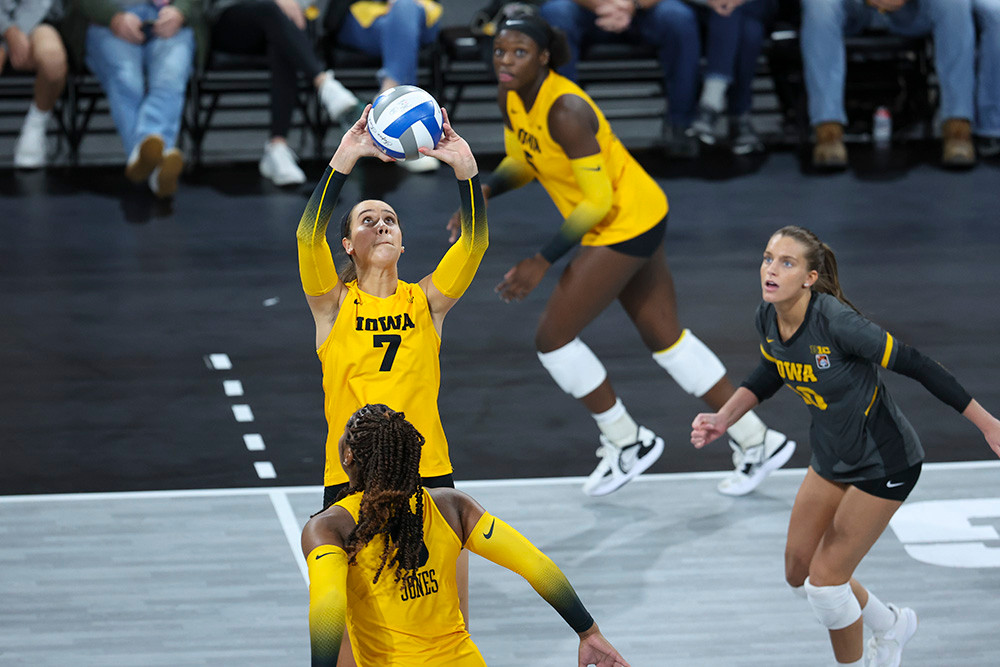 Listen Live: Volleyball vs #9 Minnesota - Iowa Hawkeyes Athletics ...
